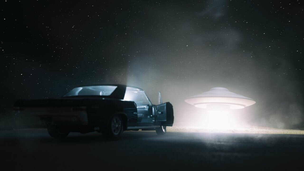 What Is A UFO/UAP | Unidentified Flying Object? - Atmospheric Lights