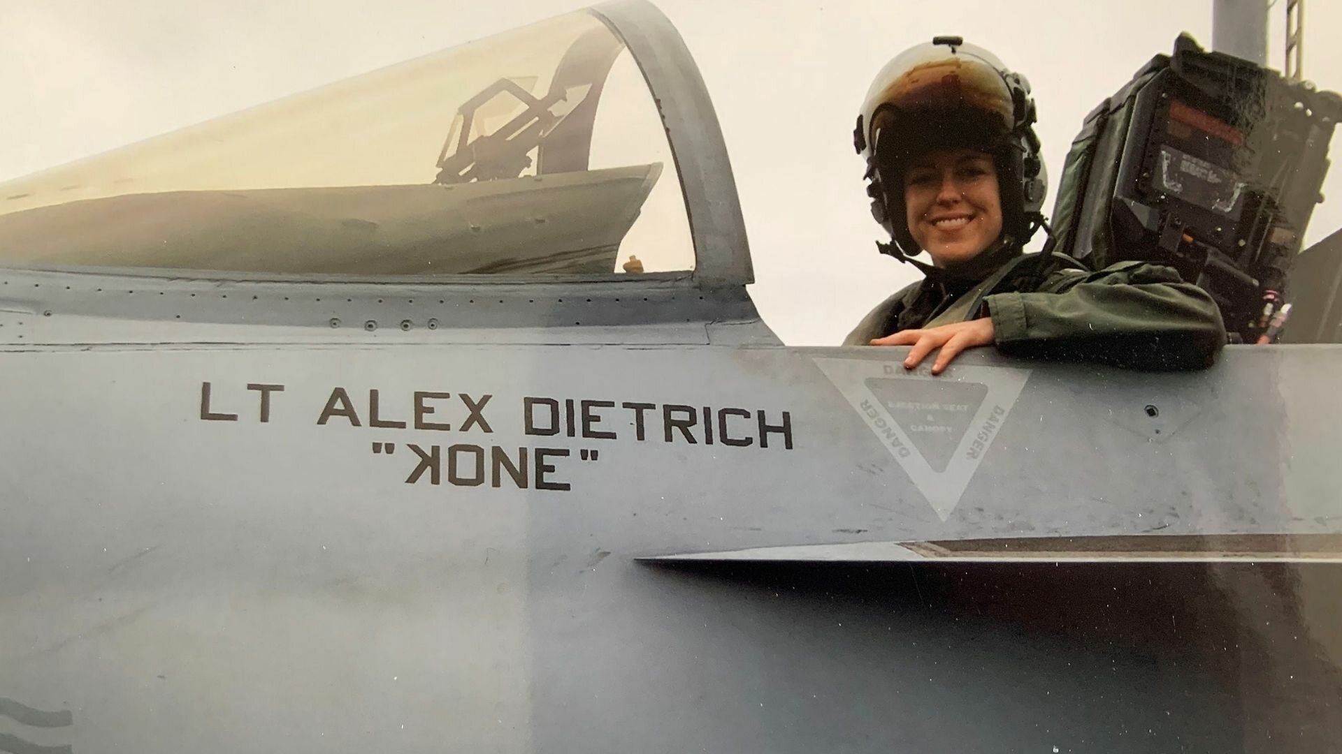 Alex Dietrich Encounter With Nimitz "tic-tac" UFO - Atmospheric Lights