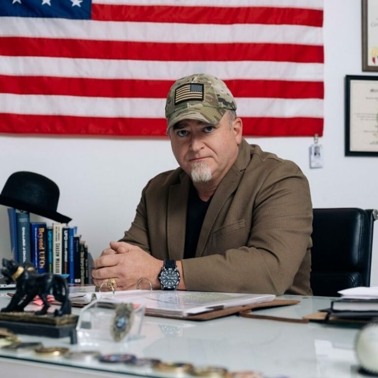 Luis Elizondo's Book - Atmospheric Lights